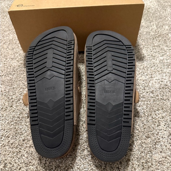 evellyhootd | Shoes | Viral Tiktok Clogs | Poshmark